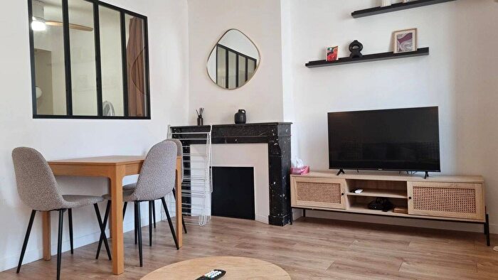 Appartement à louer - Noailles, Marseille er arrondissement - 2 pièces - 1 chambre