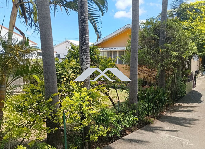 Maison à vendre - Le Tampon, Trois Mares - 4 pièces - 3 chambres