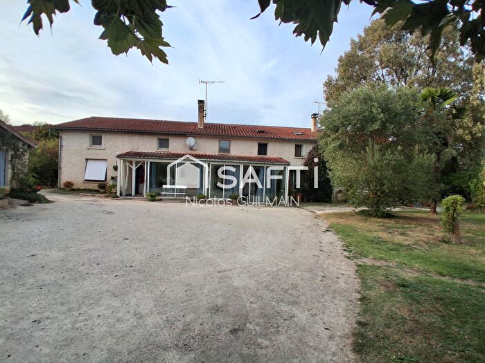 Saint-Sylvestre-sur-Lot : Maison 18 pièces à vendre