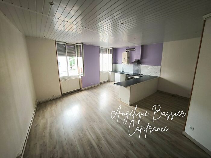 Rive-de-Gier, Centre-ville, Baldeyrou, République : Appartement 3 pièces à louer