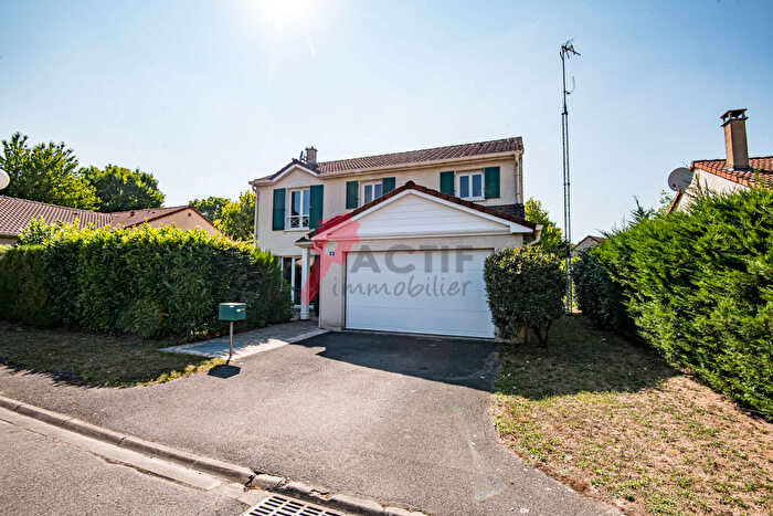 Maison à vendre - Courcouronnes, Les Bocages, Rue de la Vanne - 6 pièces - 4 chambres