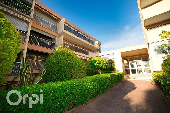 Appartement à vendre - Saint-Raphaël, Centre-ville - 3 pièces - 2 chambres