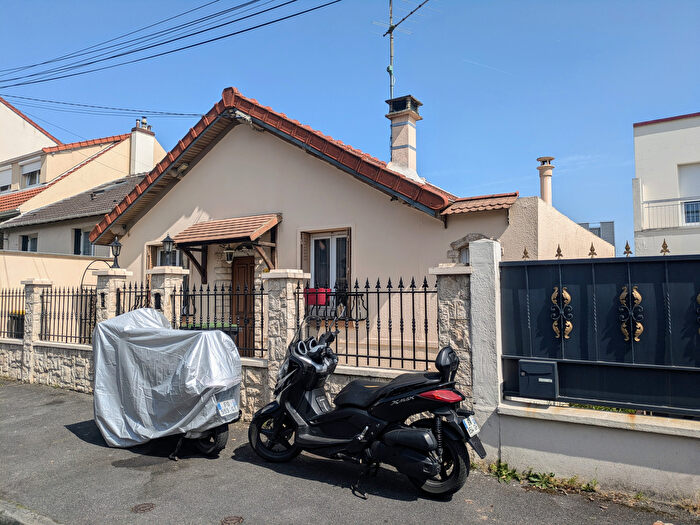 Maison à vendre - Le Blanc-Mesnil, Eiffel - 4 pièces - 2 chambres