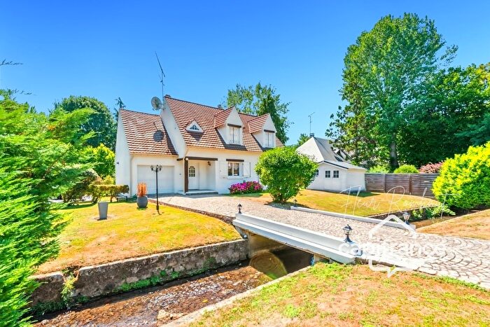 Maison 6 pièces à Saint-Arnoult-en-Yvelines, à vendre