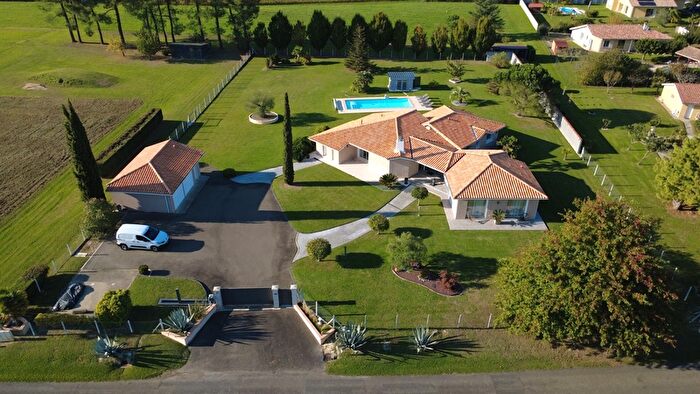 Maison à vendre - Aire-sur-lAdour - 6 pièces - 4 chambres