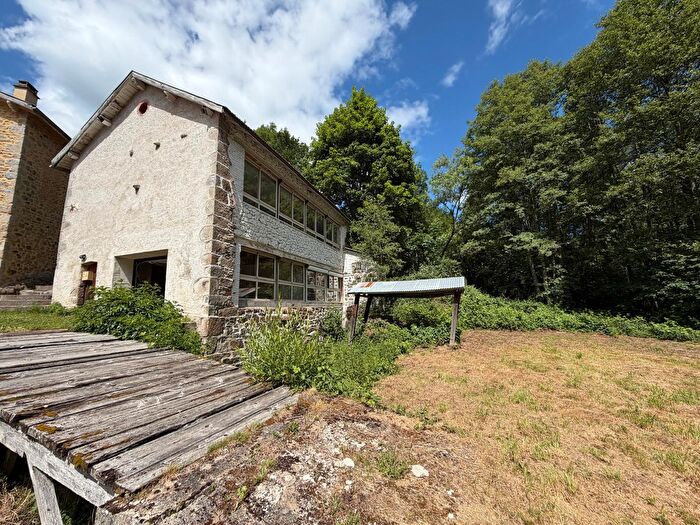 Maison 10 pièces à vendre - Celles-sur-Durolle