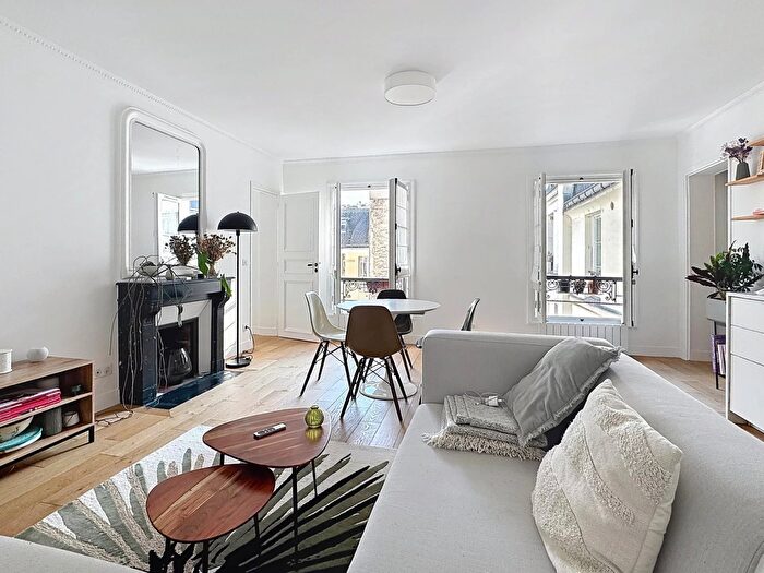 Appartement à vendre - Paris e , Montmartre, Sacré Coeur, Abbesses - 2 pièces - 1 chambre