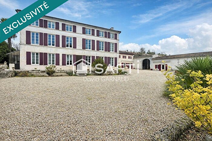 Maison à vendre - Angoulême, Saint-Ausone, Saint-Martin - 14 pièces - 8 chambres