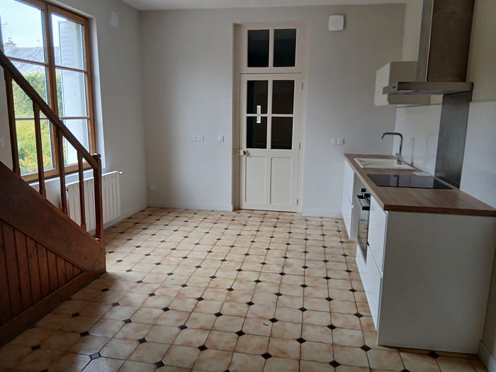 Saumur, Chemin Vert, Violettes : Maison 6 pièces à louer