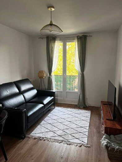 Centre, Nanterre : Appartement 3 pièces à louer