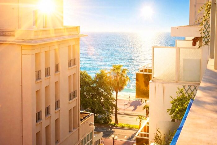 Appartement à louer - Nice, Carré dor - 3 pièces - 1 chambre