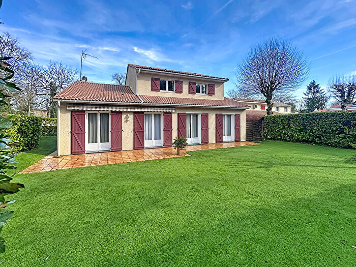 Maison à vendre - Mérignac, Bourranville - 7 pièces - 5 chambres