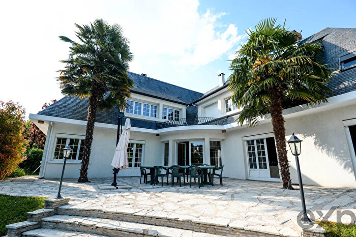 Maison à vendre - Boissise-le-Roi - 10 pièces - 5 chambres