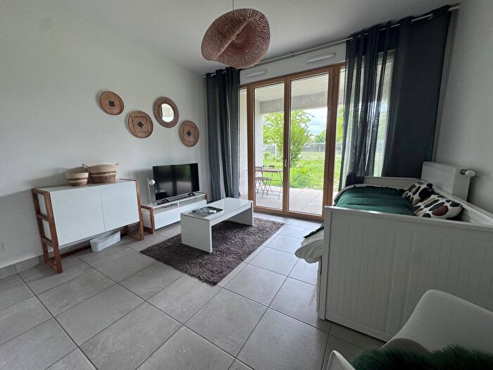 Appartement 2 pièces à Sathonay-Camp, à louer