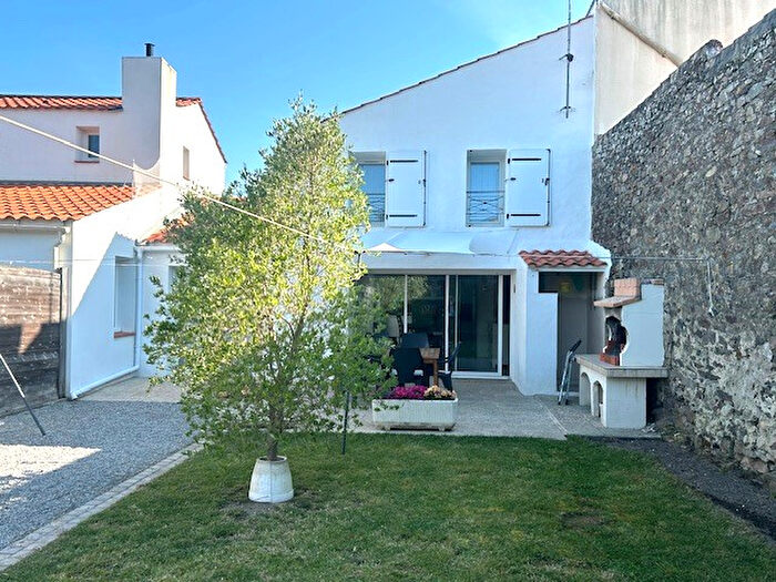 Maison à vendre - Coëx - 5 pièces - 3 chambres