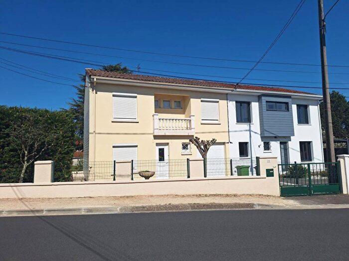 Maison à louer - Peyrehaut-Carbonnieux-Trigan, Villenave-dOrnon - 4 pièces - 3 chambres