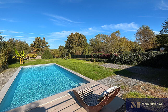 Maison à vendre - Magnac-sur-Touvre - 5 pièces - 3 chambres