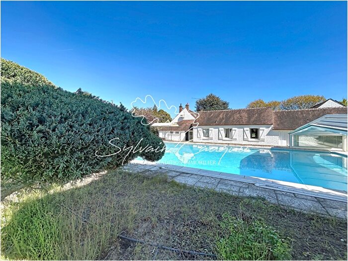 Maison 11 pièces à vendre à Bray-en-Val