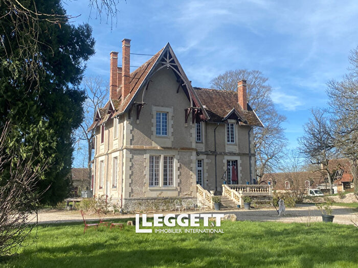 Maison à vendre - Arcomps - 12 pièces - 9 chambres