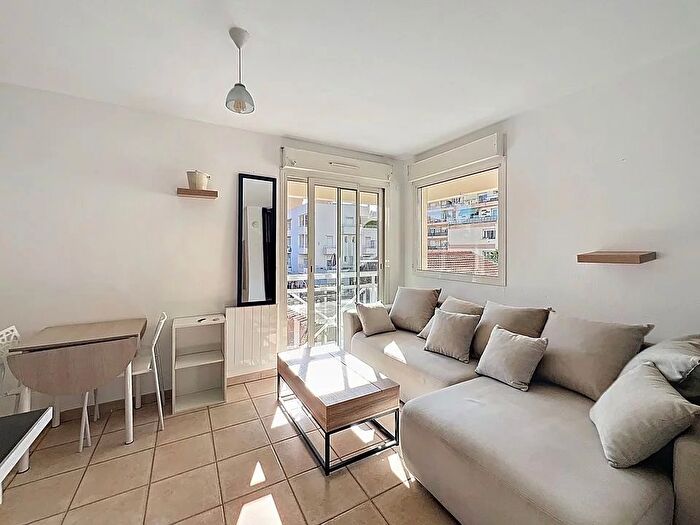 Appartement à louer - Nice, Californie, Carras - 1 pièce