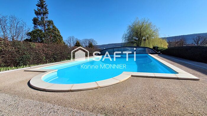 Maison à vendre - Lons-le-Saunier, Centre-ville - 7 pièces - 4 chambres