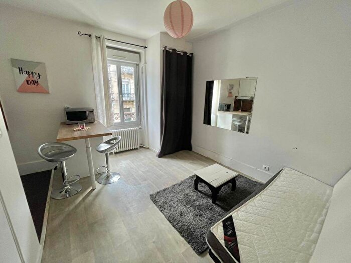 Saint Martin, Périgueux : Appartement 1 pièce à louer