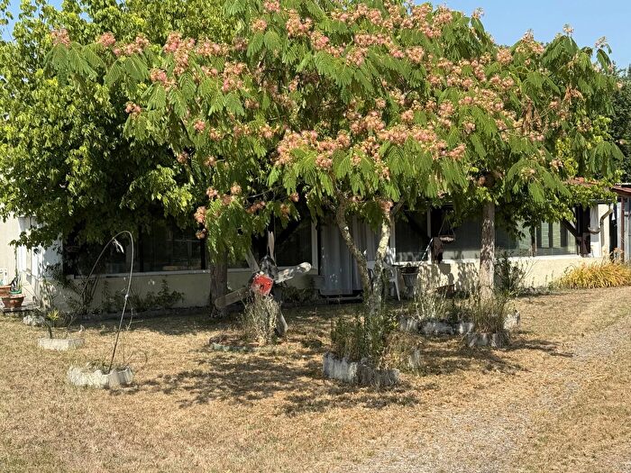 Maison à vendre - Étauliers - 4 pièces - 3 chambres