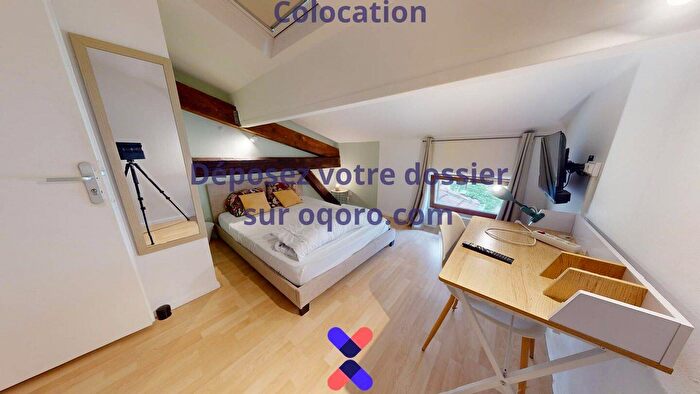 Maison à louer - La Villette, Lyon ème arrondissement - 9 pièces - 8 chambres