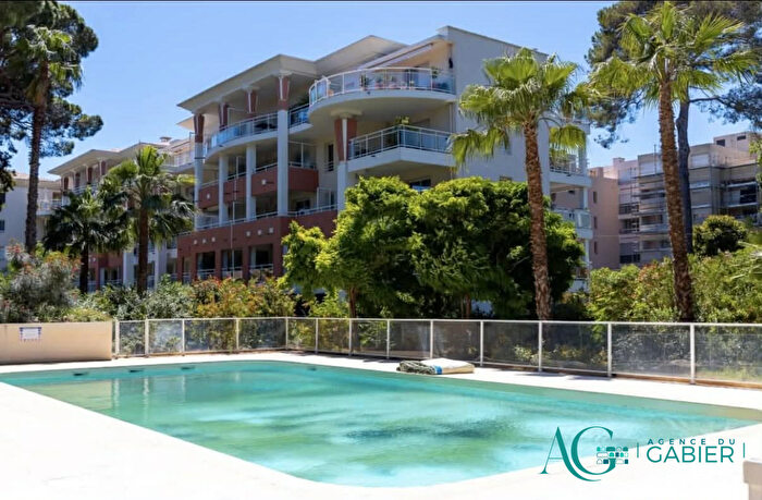 Appartement à vendre - Hyères, Port - 4 pièces - 3 chambres