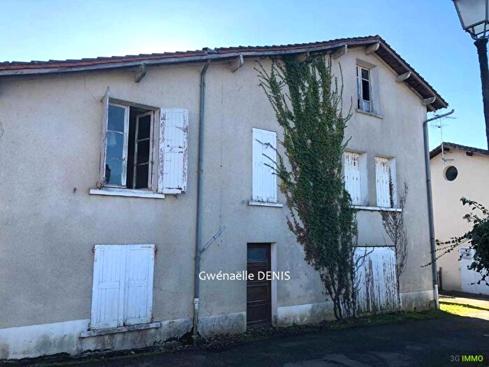 Maison 7 pièces à Chassenon, à vendre
