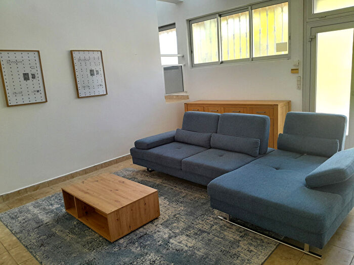 Maison à louer - Saint-Denis, Vauban - 7 pièces - 4 chambres