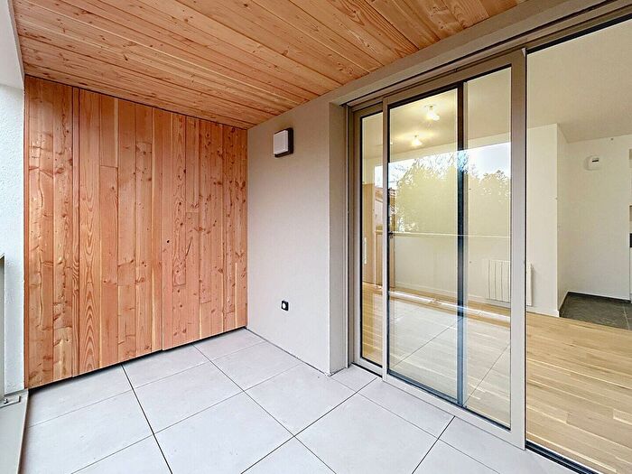 Appartement à louer - Chantegrillet, Sainte-Foy-lès-Lyon - 1 pièce