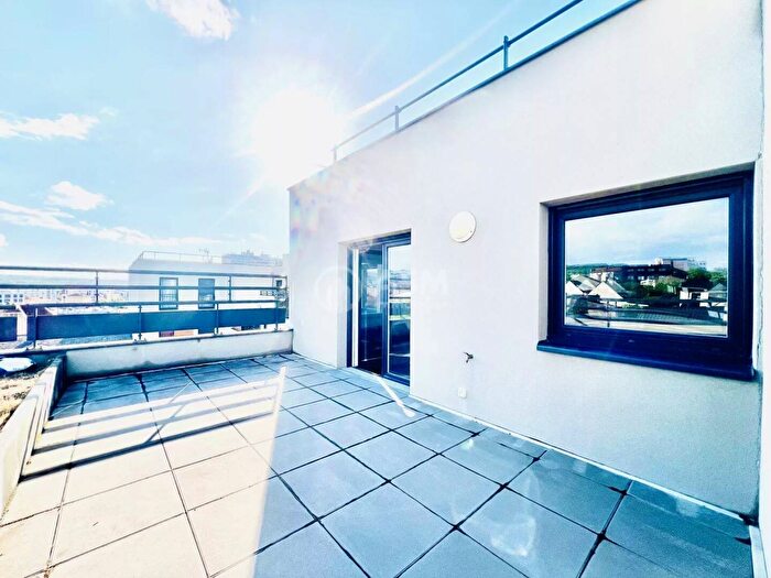 Centre, Nanterre : Appartement 2 pièces à louer