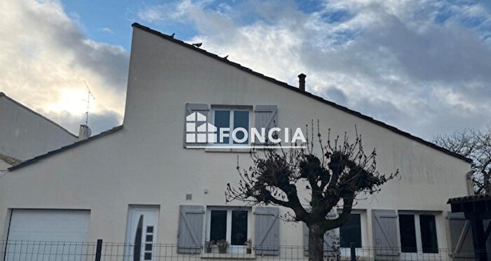 Maison à vendre - LIsle-dEspagnac - 6 pièces - 3 chambres