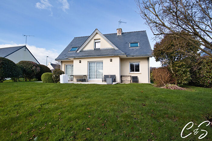 Maison à vendre - Pluguffan - 6 pièces - 5 chambres