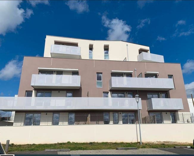 Bruyères-le-Châtel : Appartement 2 pièces à louer
