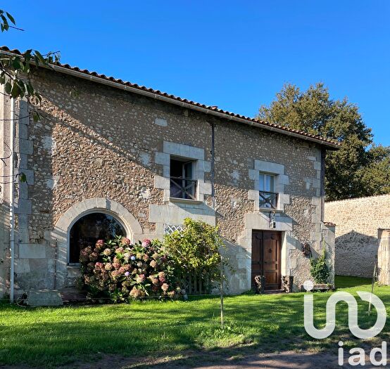 Maison à vendre - Montendre - 6 pièces - 3 chambres