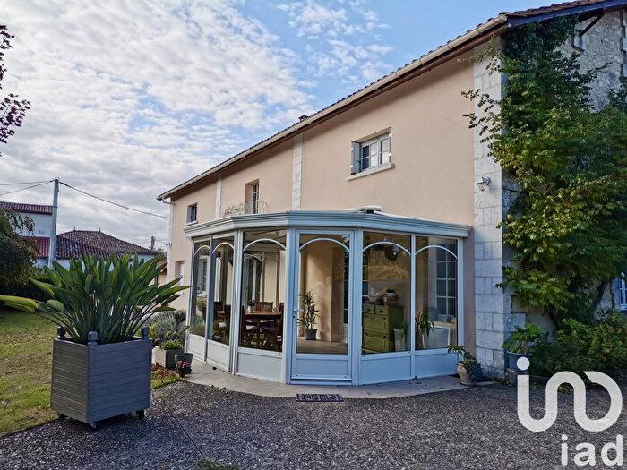 Maison à vendre - Barbezieux-Saint-Hilaire - 9 pièces