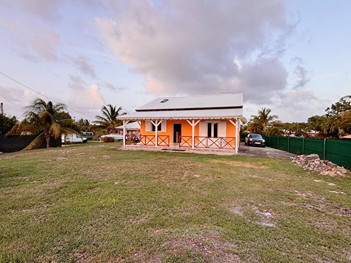Maison 5 pièces à Le Moule, à louer