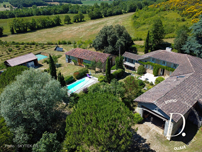 Vic-Fezensac : Maison 10 pièces à vendre