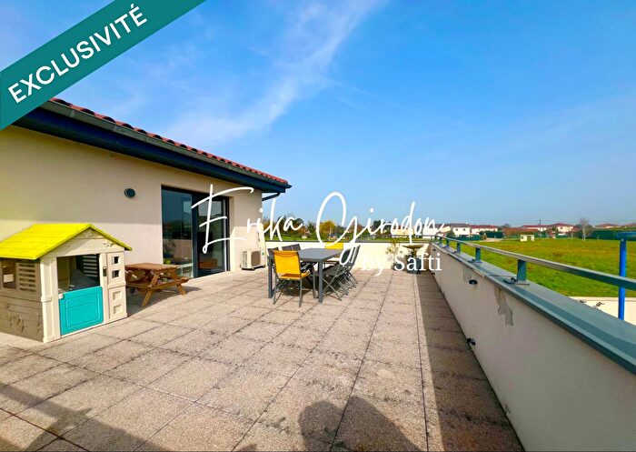 Appartement à vendre - Civrieux - 4 pièces - 3 chambres