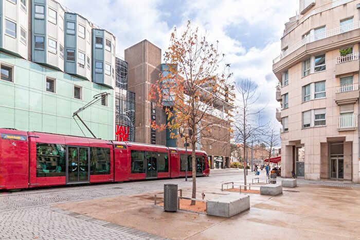 Appartement à louer - Clermont-Ferrand, Jaude, Fontgiève Saint-Alyre - 4 pièces - 3 chambres