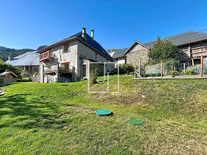 Les Thuiles : Maison 5 pièces à vendre
