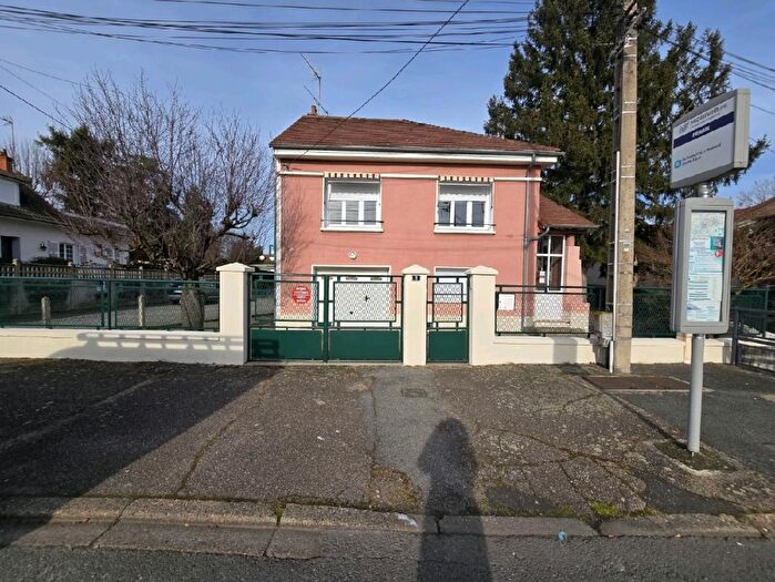 Maison à vendre - Bellerive-sur-Allier - 4 pièces - 3 chambres