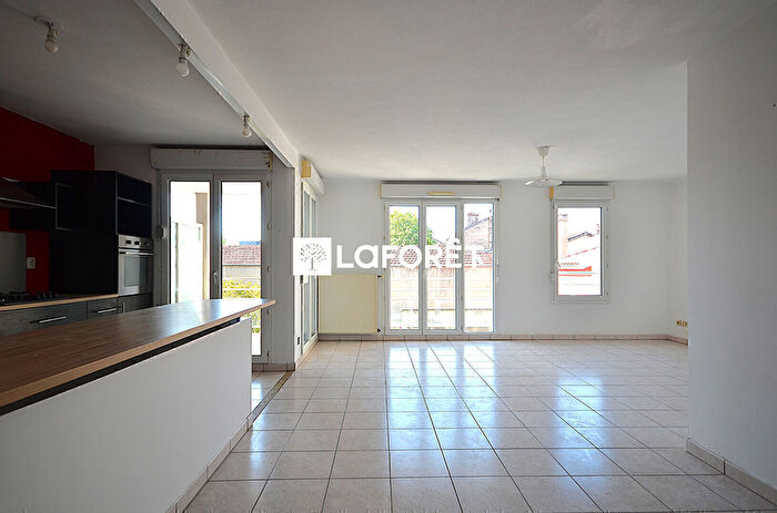 Villeurbanne, Grand Clément : Appartement 4 pièces à louer