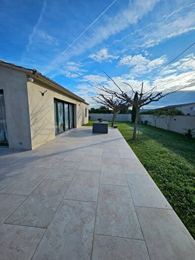 Maison à louer - Mollégès - 4 pièces - 3 chambres