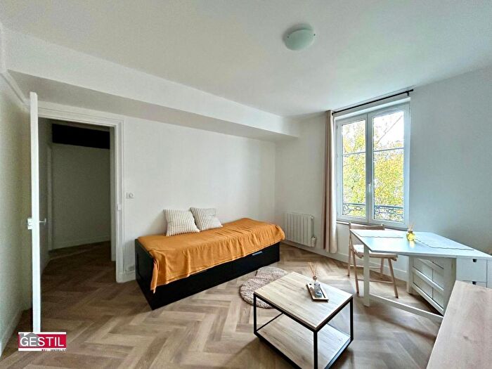 Pontoise, Centre-ville : Appartement 1 pièce à louer