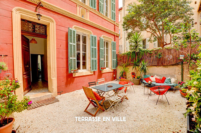 Maison à vendre - Marseille e , Cours julien, Notre-Dame-des-Monts - 6 pièces - 5 chambres