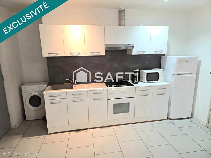 Appartement à vendre - Pertuis, Centre-ville, Fours à Chaux, Claret - 2 pièces - 1 chambre