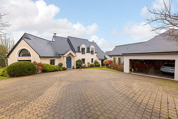 Maison à vendre - Mûrs-Erigné - 9 pièces - 6 chambres